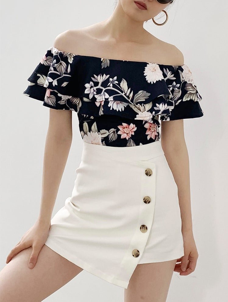 Trem Button Skort | Jolivia & Co